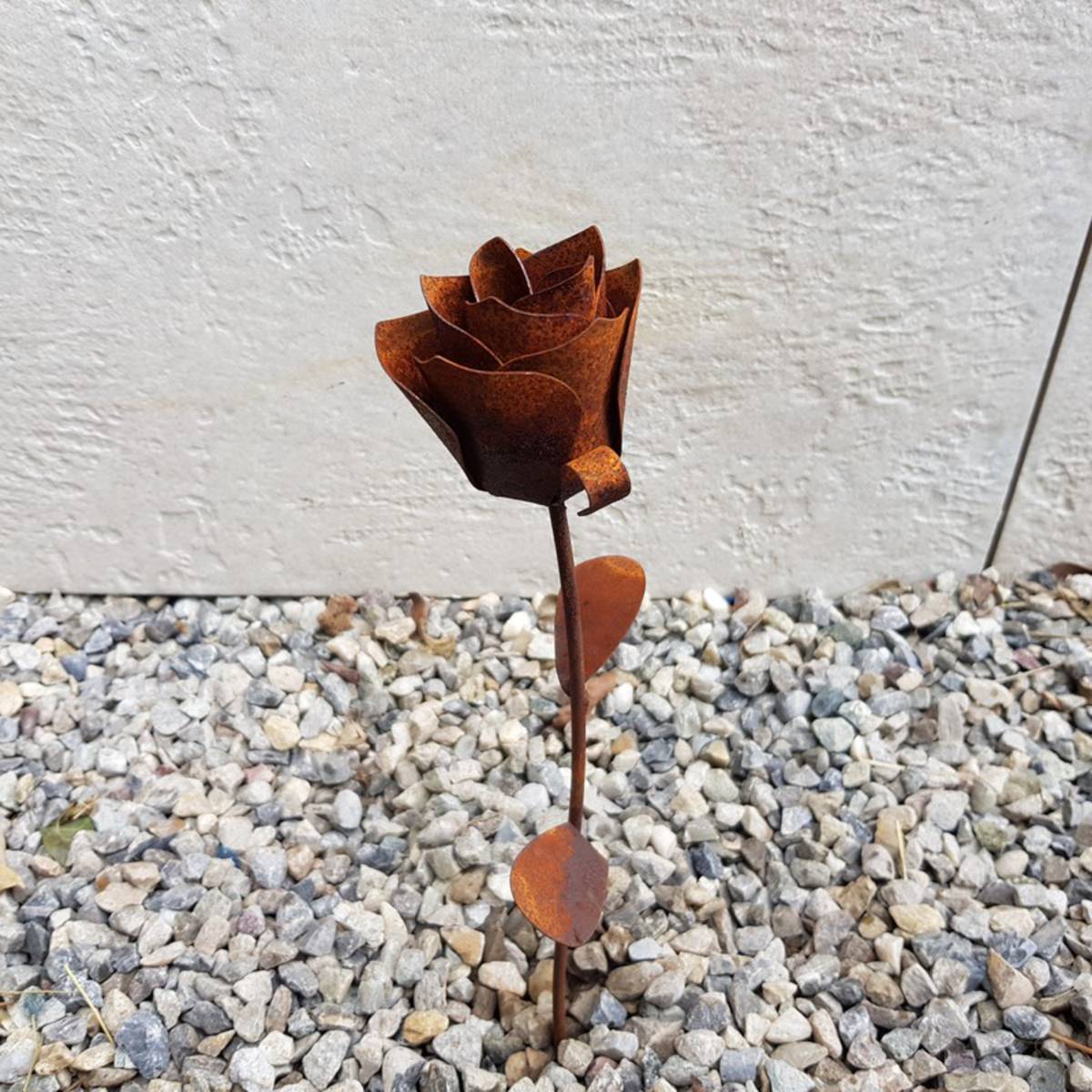 Rose avec feuille en fer rouillé, hauteur 30cm