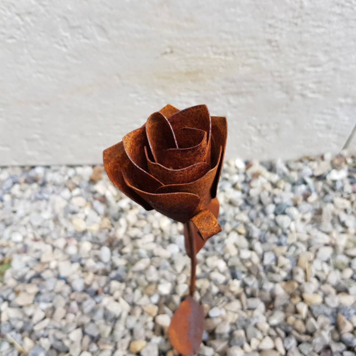 Rose avec feuille en fer rouillé, hauteur 30cm