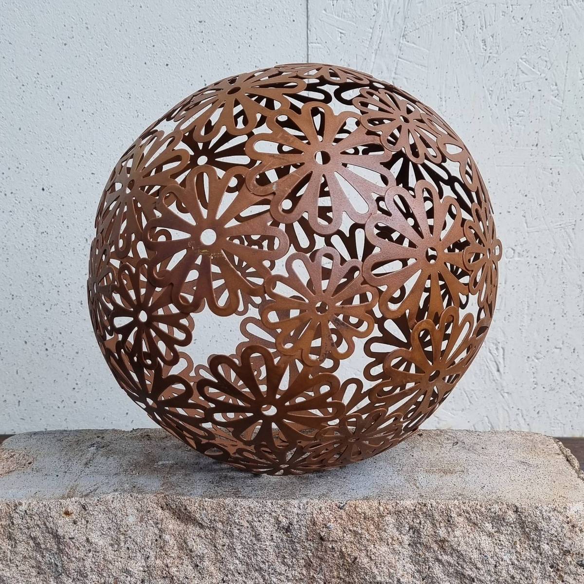 Kugel aus Metall, 25 cm