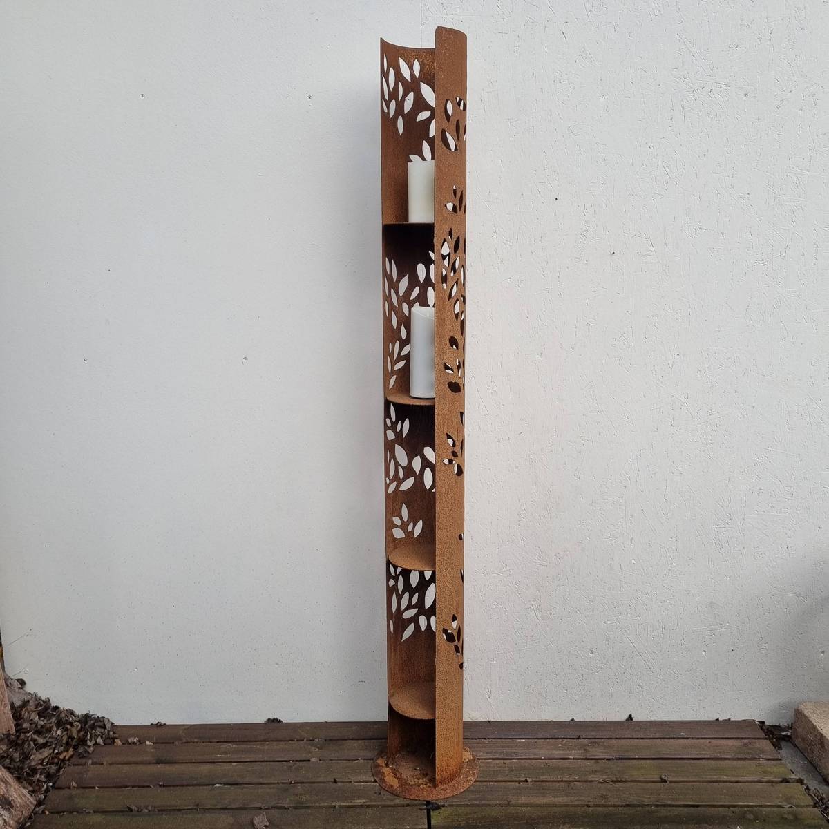 Colonne en fer rouillé