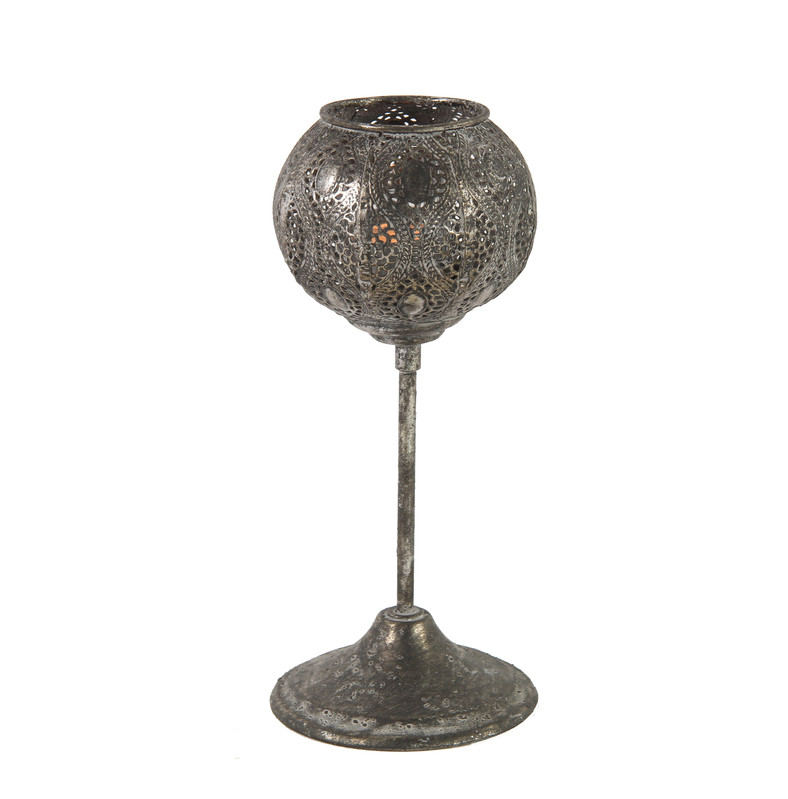 Photophore en métal, finement découpé, sur pied